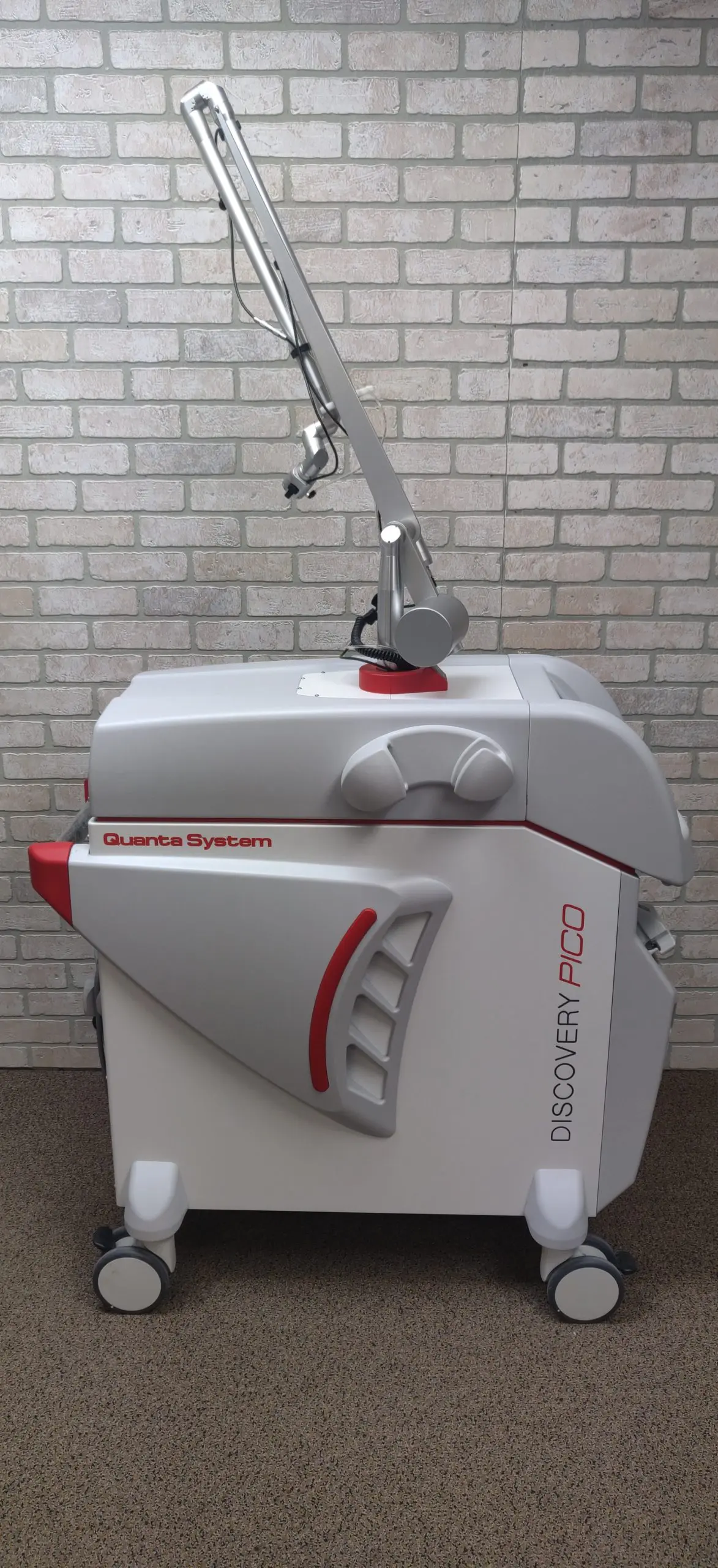 Quanta System Discovery Pico Series - ASAA MEDICAL