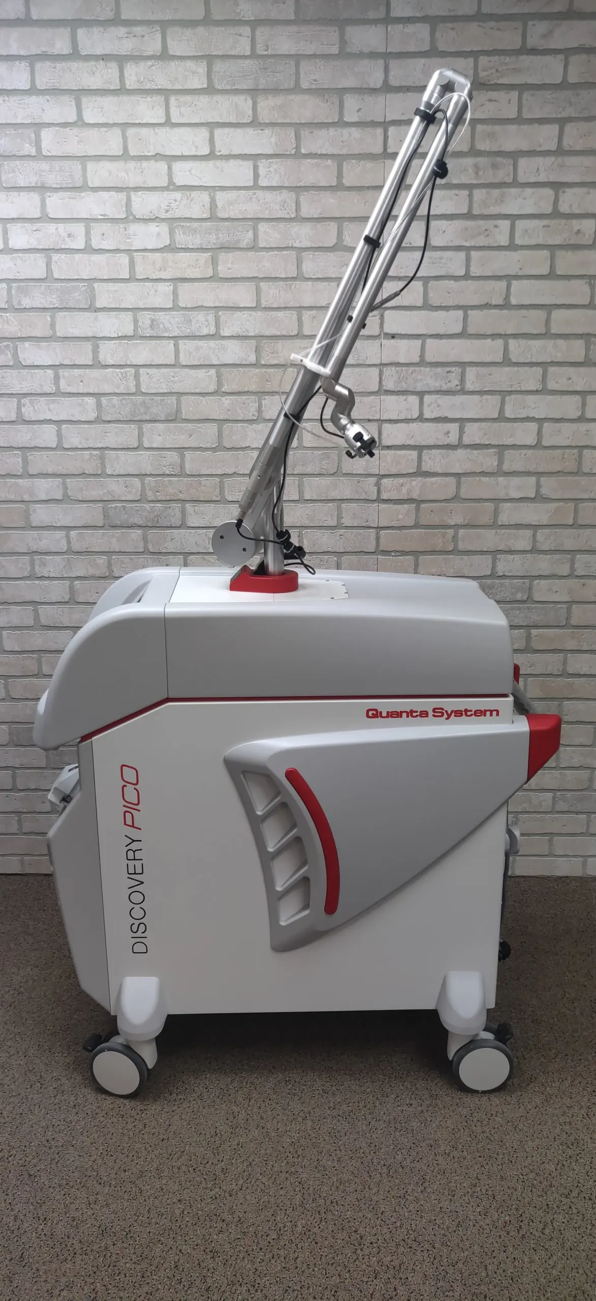 Quanta System Discovery Pico Series - ASAA MEDICAL